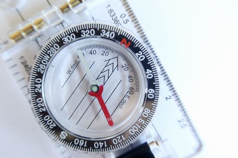 Comment utiliser une boussole en randonnée?